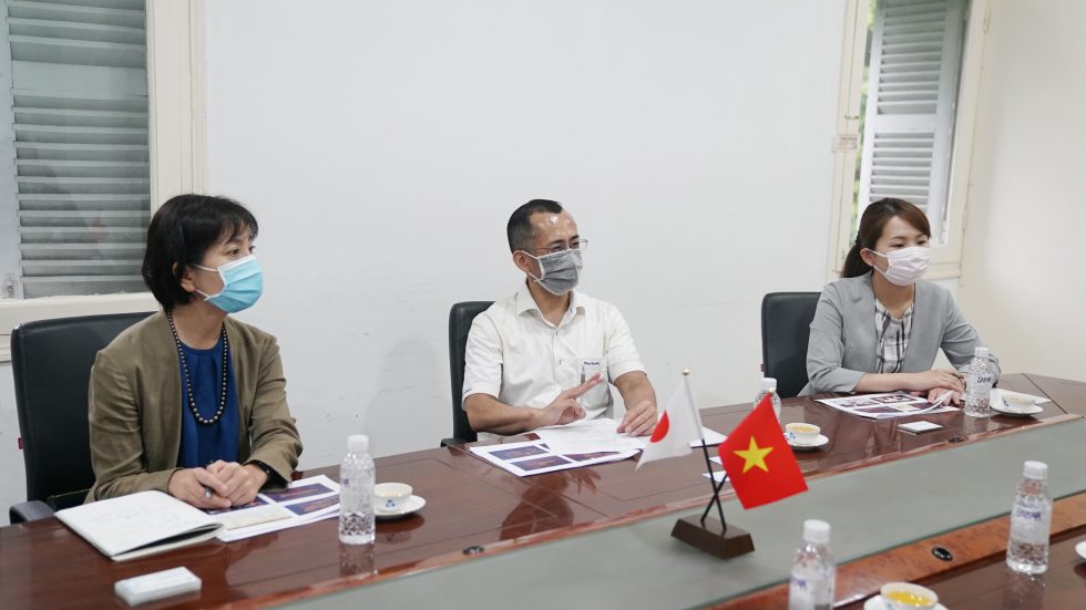 Quỹ Giao lưu Quốc tế Nhật Bản viếng thăm OISP | Trường Đại học Bách ...