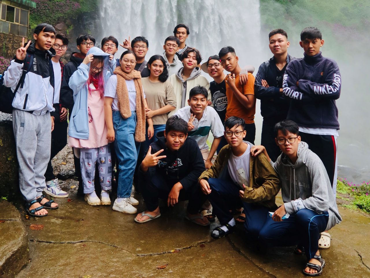 Bộ ba cùng tiến ngành Kỹ thuật Xây dựng “càn quét” học bổng các kỳ liên ...