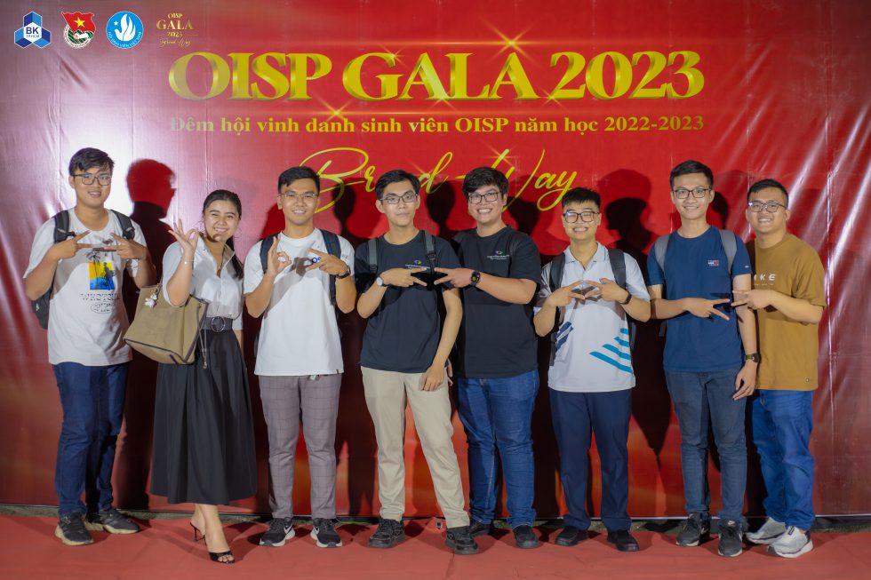 Các “nghệ sỹ” OISP-er toàn năng lộ diện tại OISP Gala 2023 | Trường Đại ...