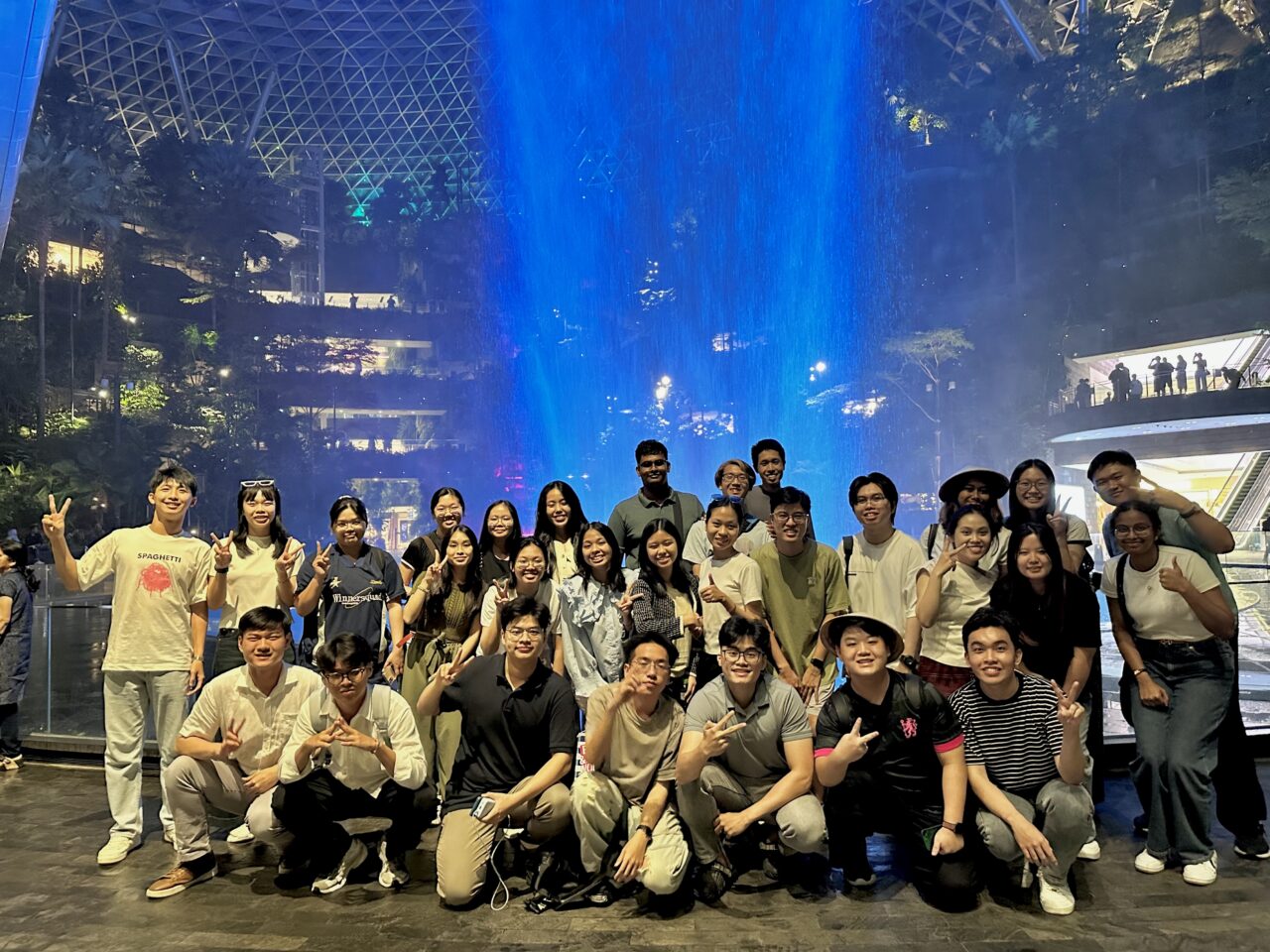 TF SCALE 2025: Hành trình rực rỡ tại Singapore | Trường Đại học Bách ...